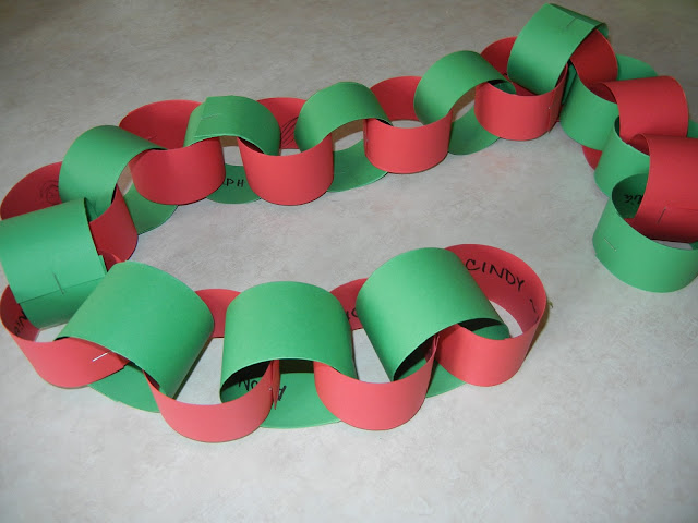 Compassion Family: Prayer Chain ~ An Advent Countdown