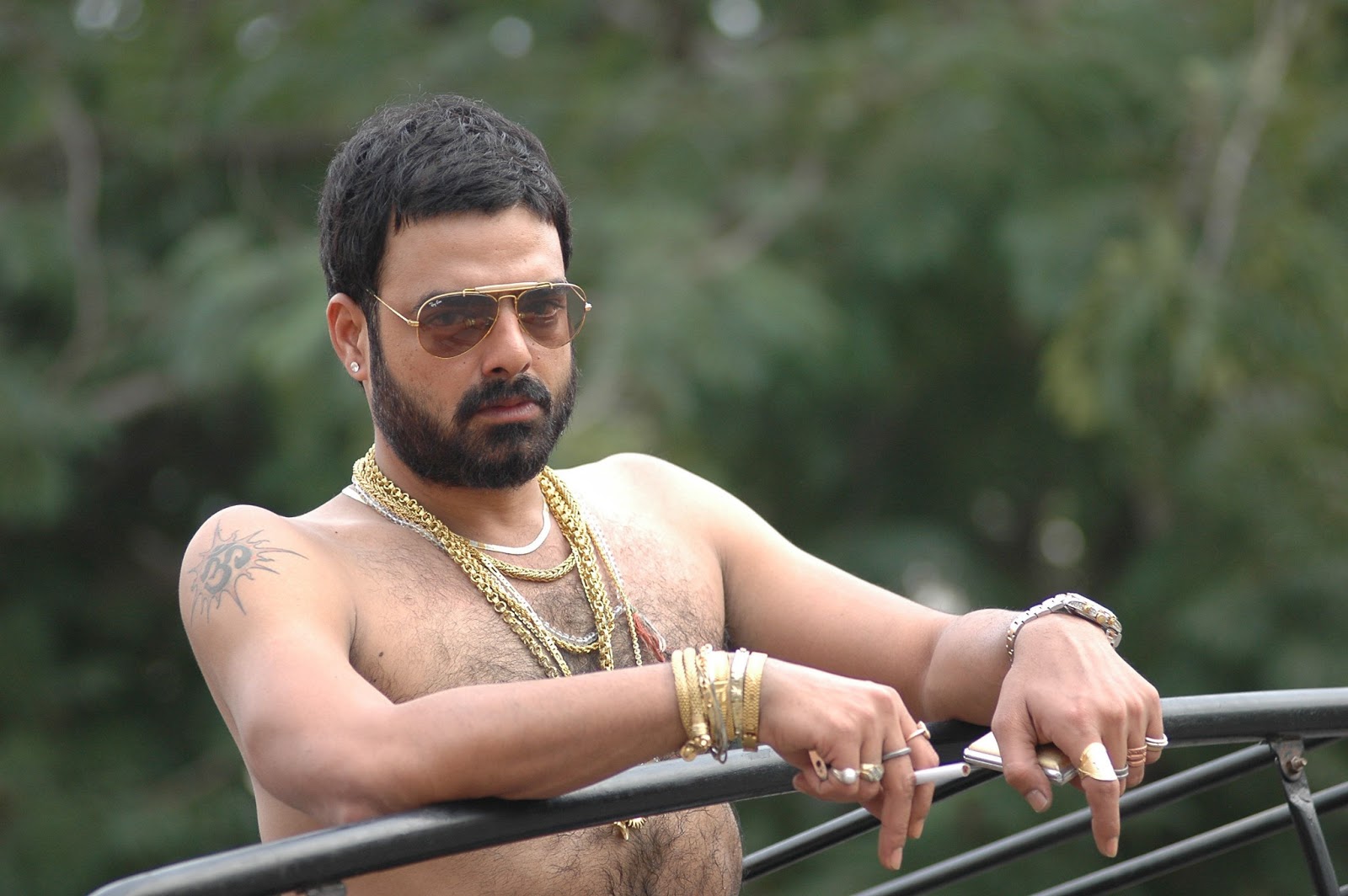 Shirtless Indian Celebrities: Abhimanyu Singh Shirtless Indian Celebrities: Abhimanyu Singh