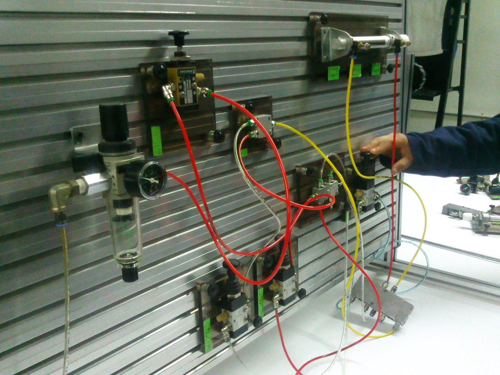 Mantenimiento a sistemas neumáticos: La importancia de la neumática