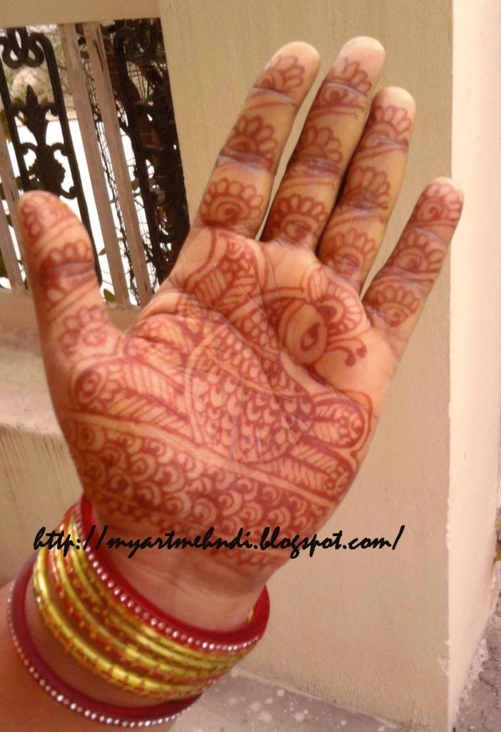 MehndiDesigns Simple Peacock Mehndi Design mehndidesigns-simple-peacock-mehndi-design