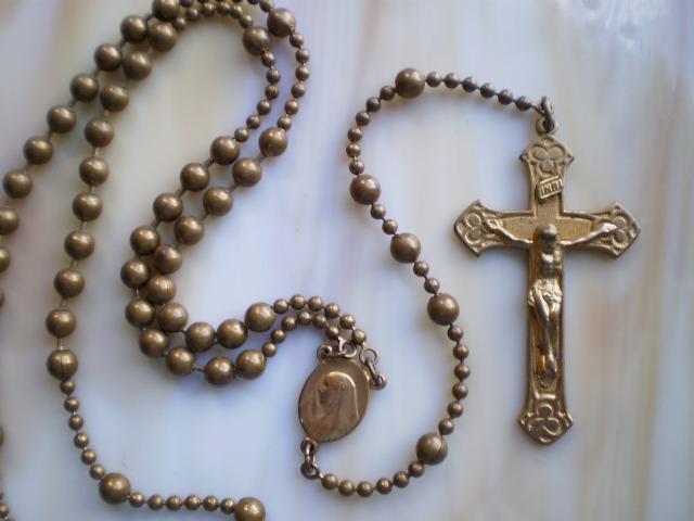 Collecting Antique Rosaries: Antique WWI and WWII Rosaries for Soldiers Collecting Antique Rosaries: Antique WWI and WWII Rosaries for Soldiers
