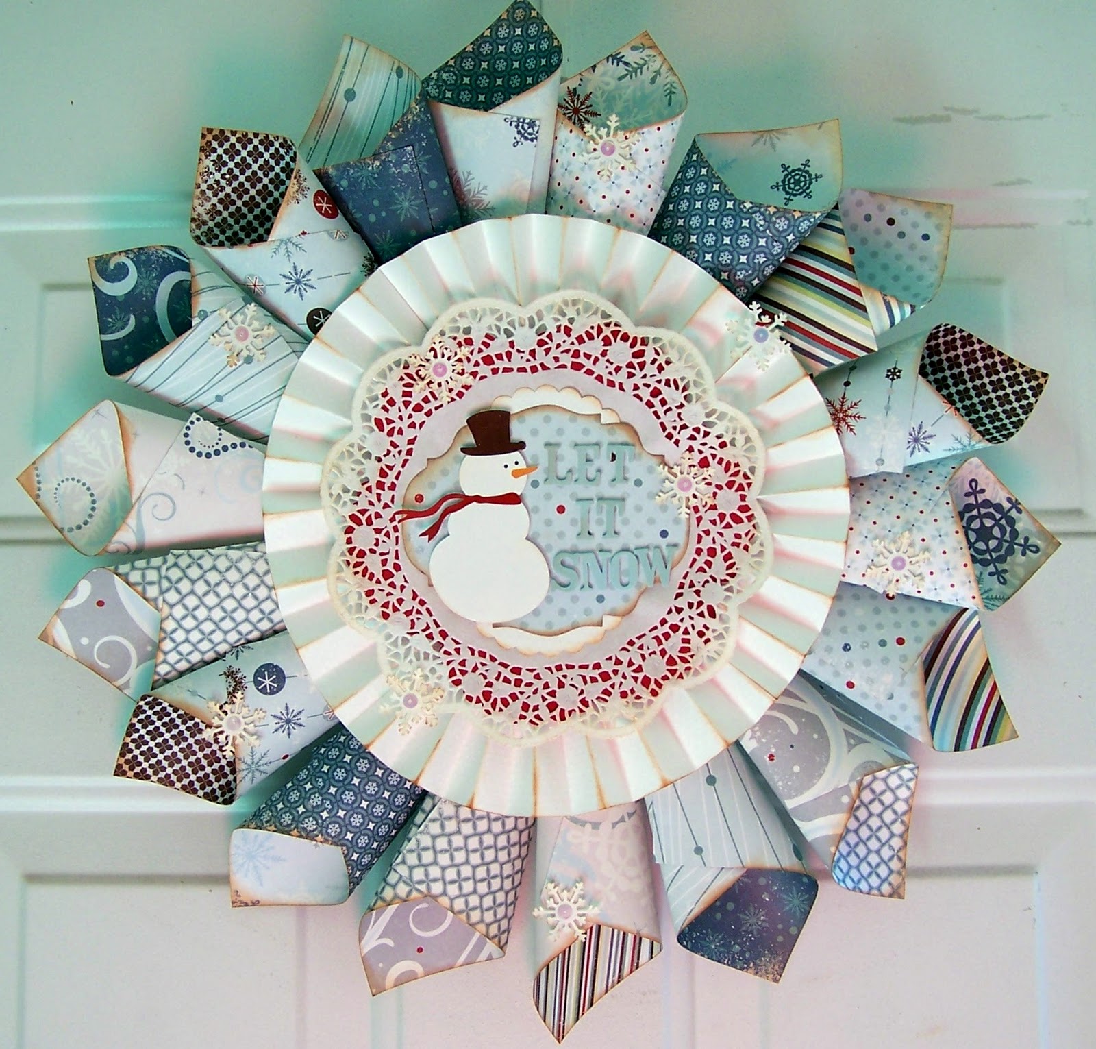 Paper Issues Let It Snow Paper Cone Wreath paper-issues-let-it-snow-paper-cone-wreath