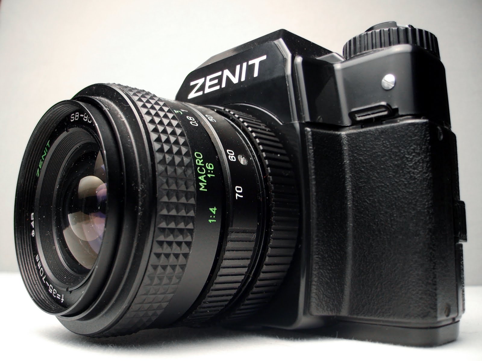 LOMO RECRUIT: Zenit Ussr camera LOMO RECRUIT: Zenit Ussr camera