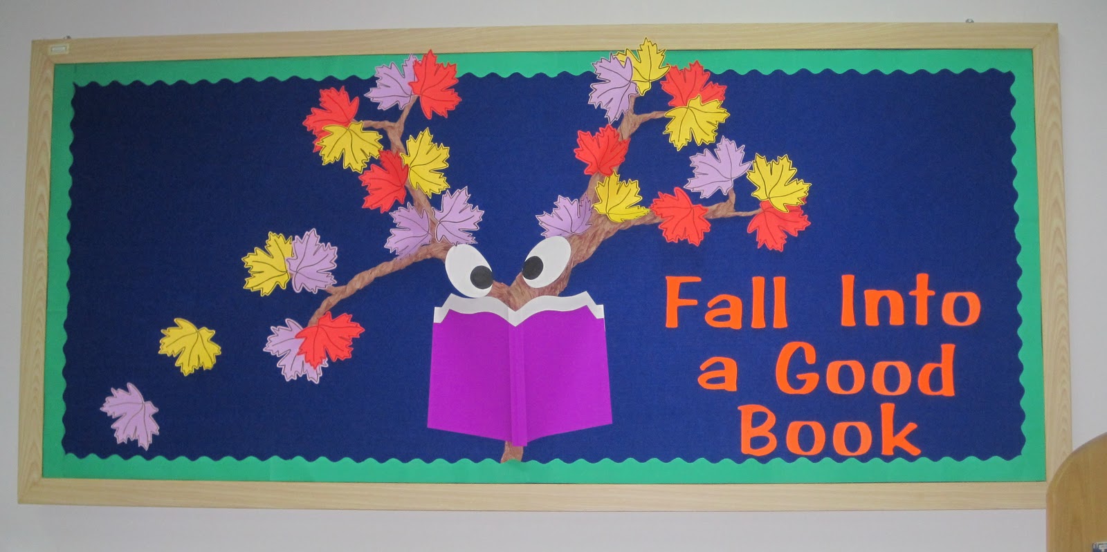 Library Bulletin Boards: Fall Into a Good Book