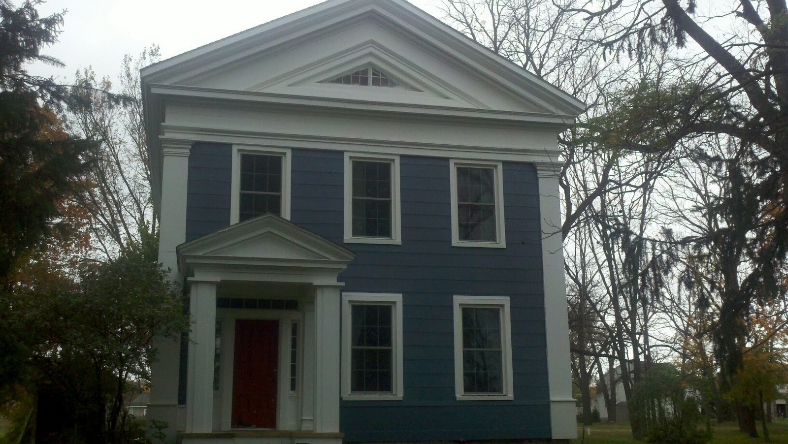 Heidi's Old House: Siding project - finished