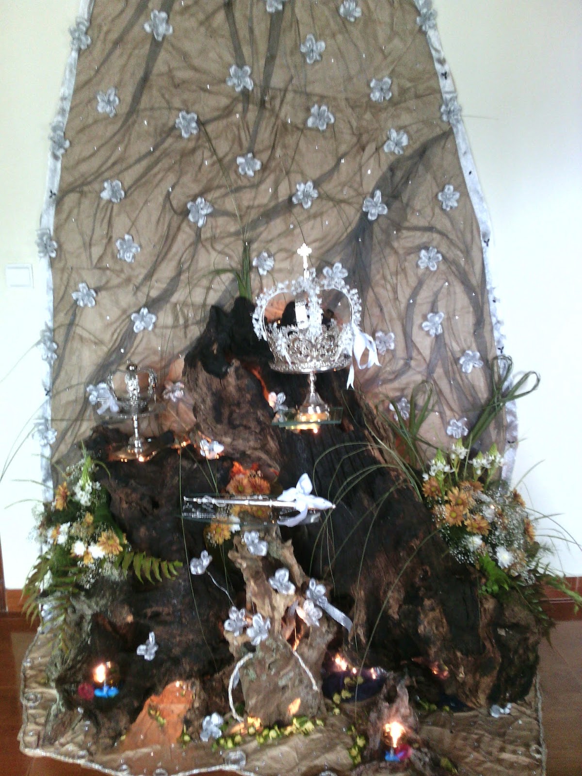 Altar ao Divino Espirito Santo