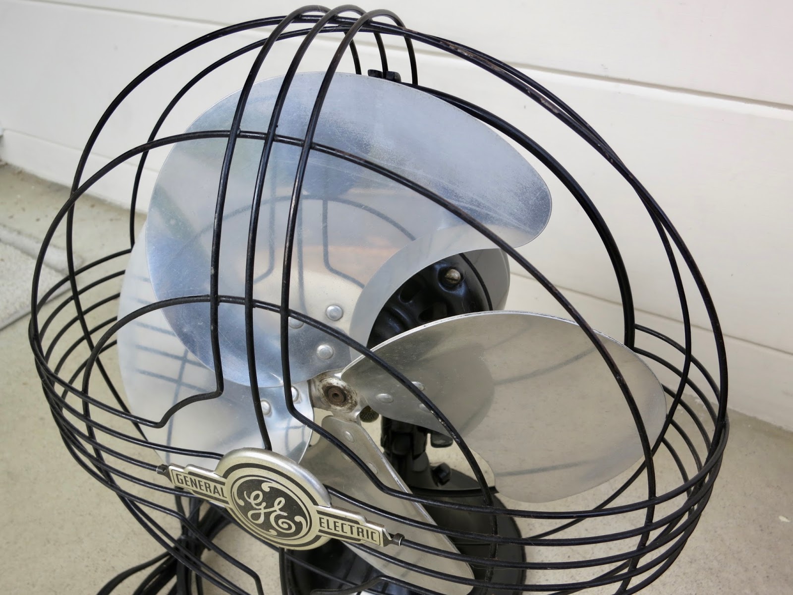 Early Electric Fans (Be sure to check the ARCHIVE on sidebar at right)