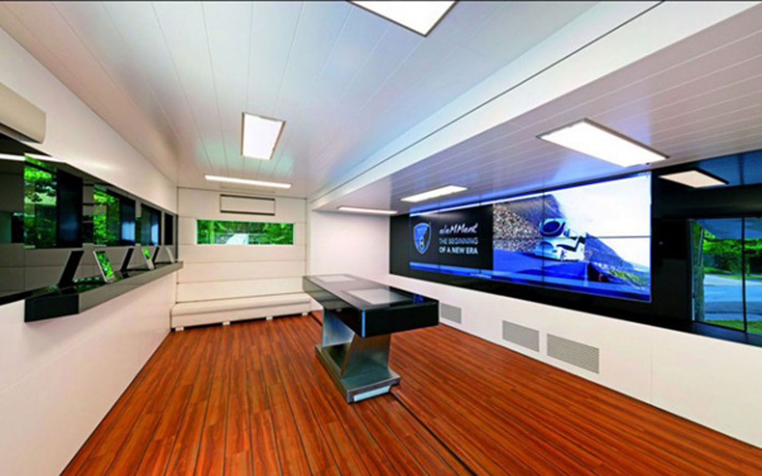 Pix Grove: Elemment Palazzo - Ultimate Luxury RV
