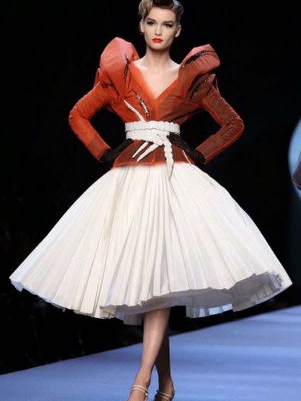 CHEZ MARIE-JEANE 2: Un costumas cu adevarat demn de HAUTE COUTURE, de ...