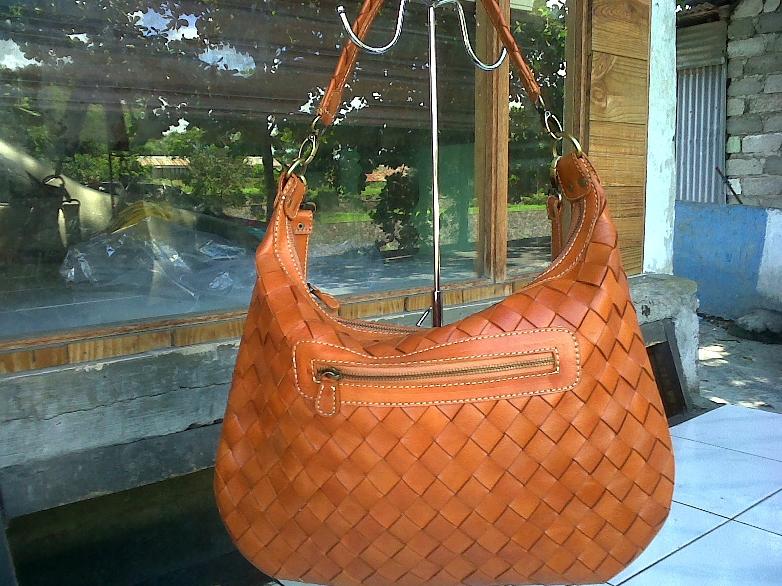 Tas Kulit Anyam Webe - Tas Kulit Cantik Bali