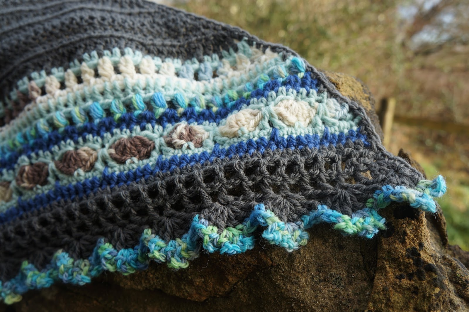 The Crafty Phoenix Lady: My Sunday Shawl aka Gypsy Shawl