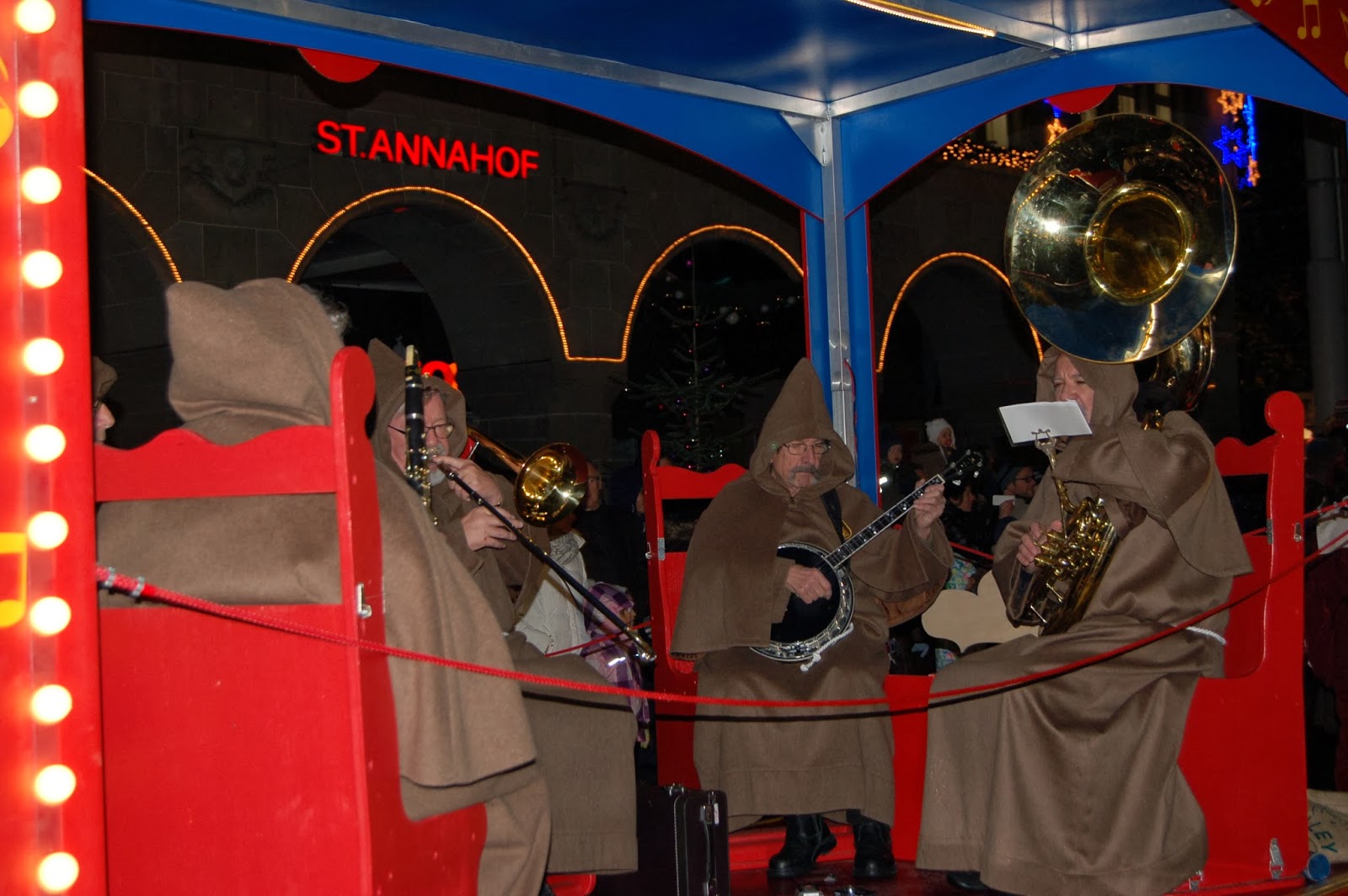 Six in Switzerland: Schmutzli is coming to town