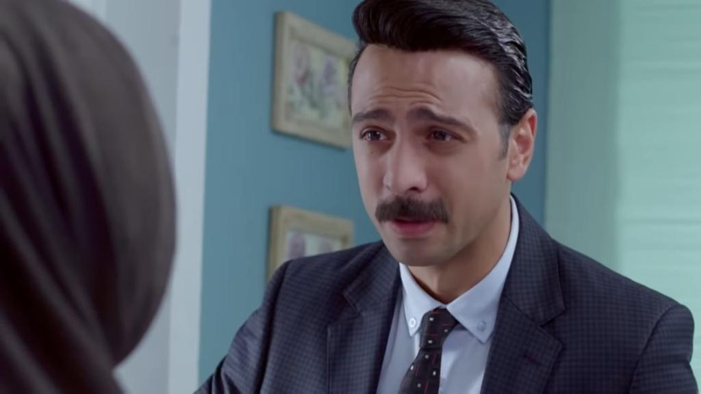 Elif odcinek 956: Asli traci pracę w szkole! Julide mówi Safakowi, że ...