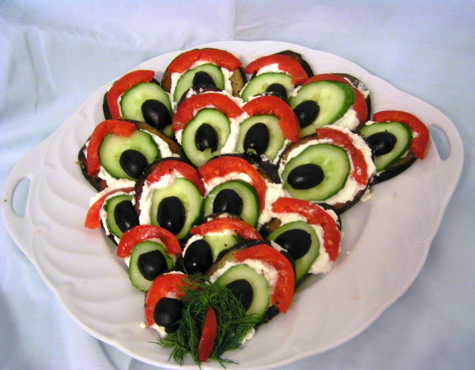 PASIUNI: APERITIV DE VINETE "COADA DE PĂUN"