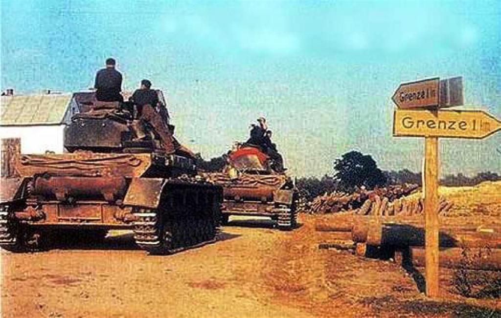 Military History Of the 20th Century: Panzer Mk IV tanks in field and ...