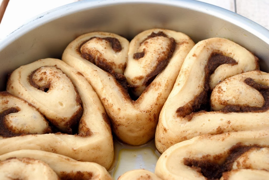 The Domestic Curator: Love In The Morning with Sweetheart Cinnamon Rolls