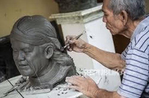 AB: Menentukan Alat-alat dan Teknik Pembuatan Patung