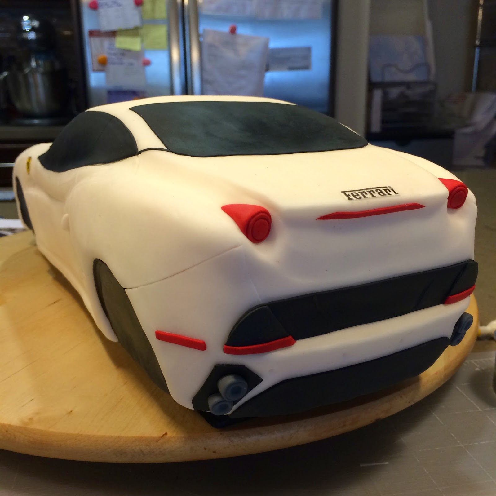 Delicious Arts Bakery: Ferrari California Cake Tutorial