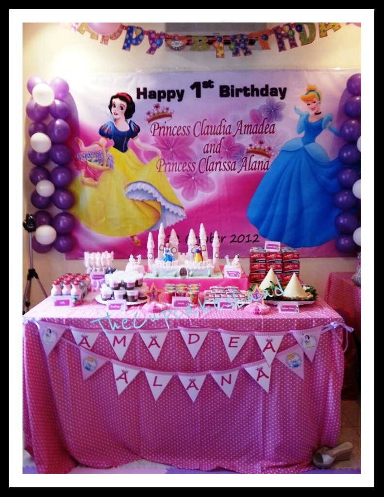 The Cupcakes Land: Twins Princess Birthday - Dessert Table (2)