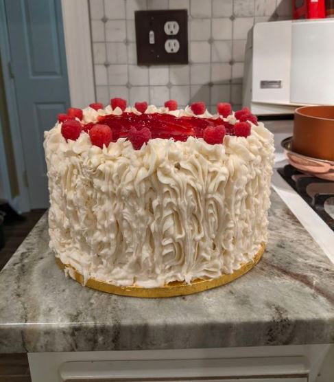 White Chocolate Cake With Raspberry Filling - World Recipes