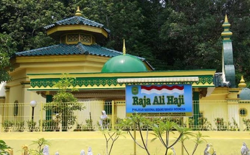 Makam Raja Ali Haji (sumber teras.id)