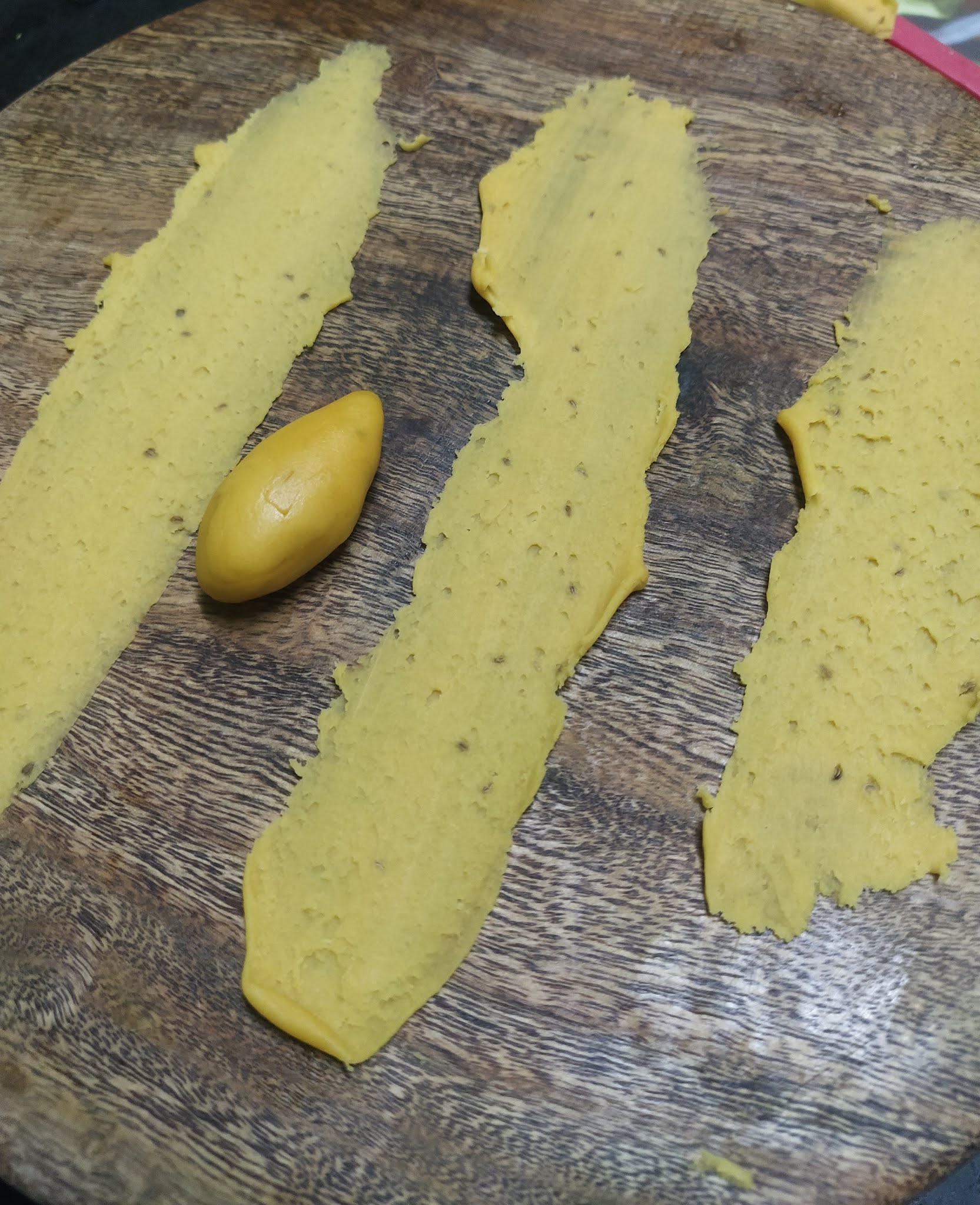 Fafda Recipe - How to make Gujarati Fafda at home?