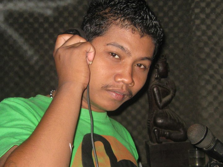 BreakZ.us | We Love Music: DJ Kaka Khmer Remix 2012