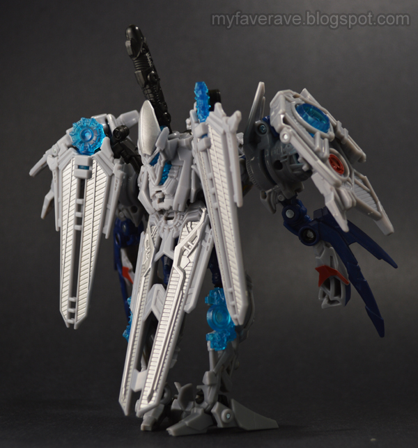 The Rave Corner: Transformers ROTF Deluxe Soundwave Review