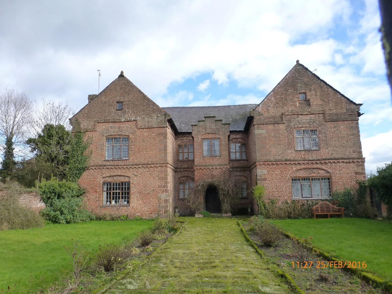 Harris Hikers: Around Puddington, Shotwick and Its Castle 25th February ...