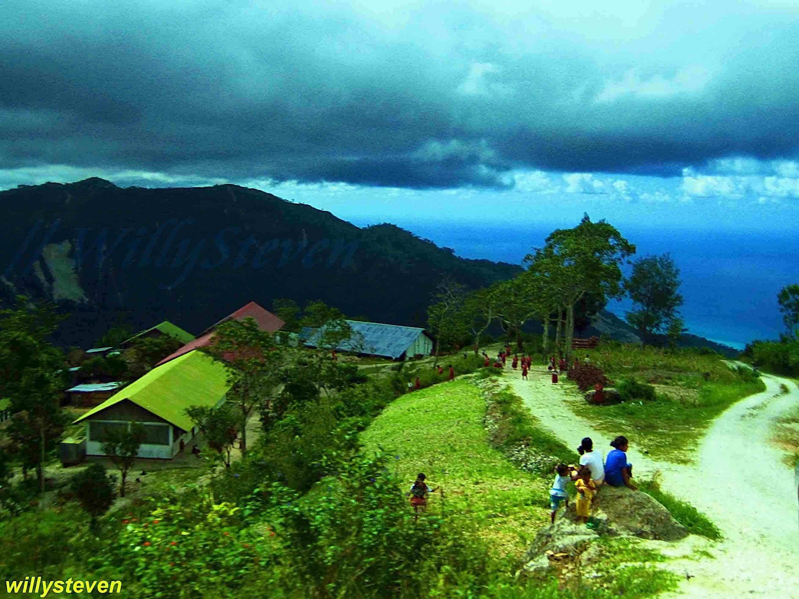 TravellerMeds: Nunbena, a traditional highland village of NTT