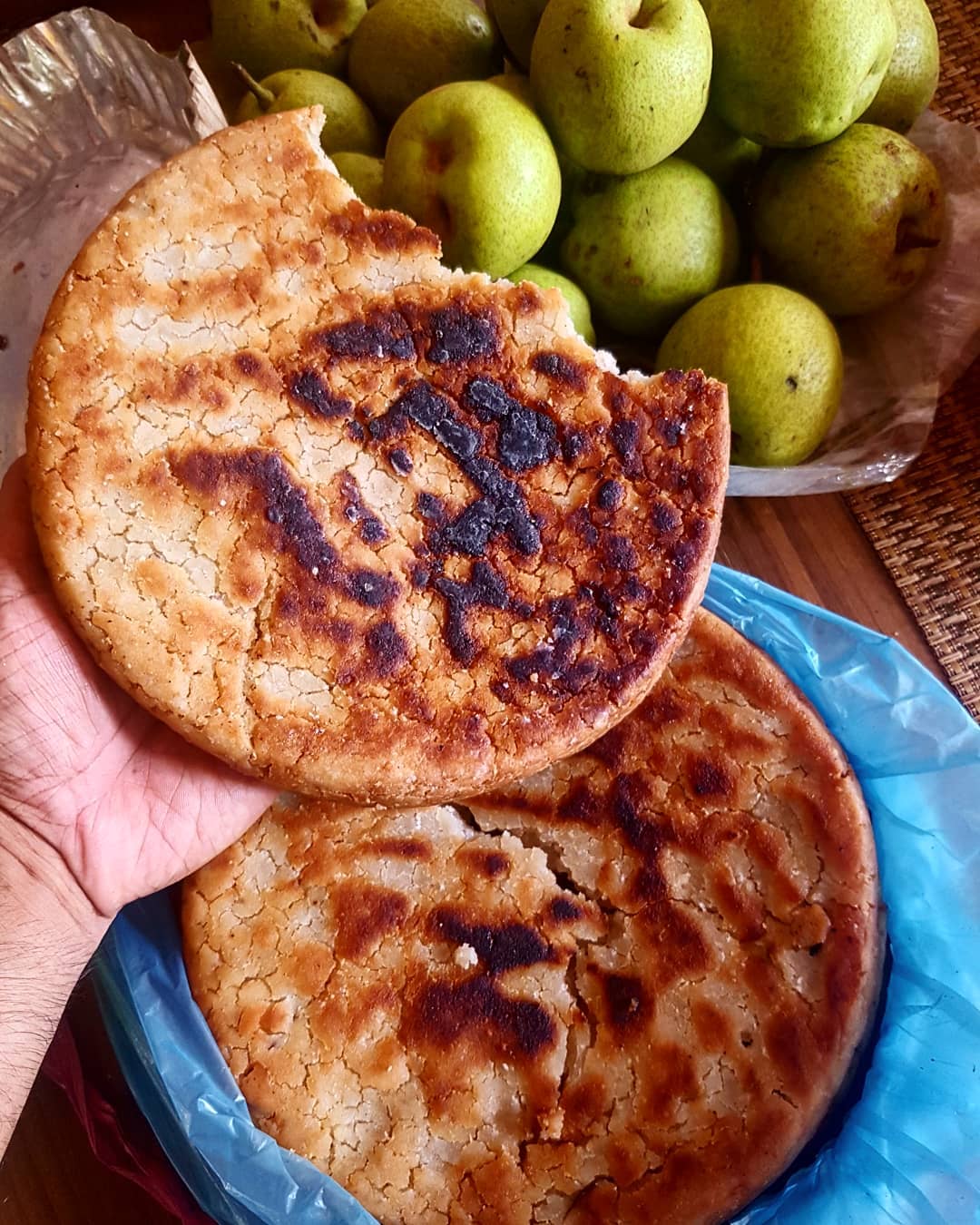 Maahi's way to food.