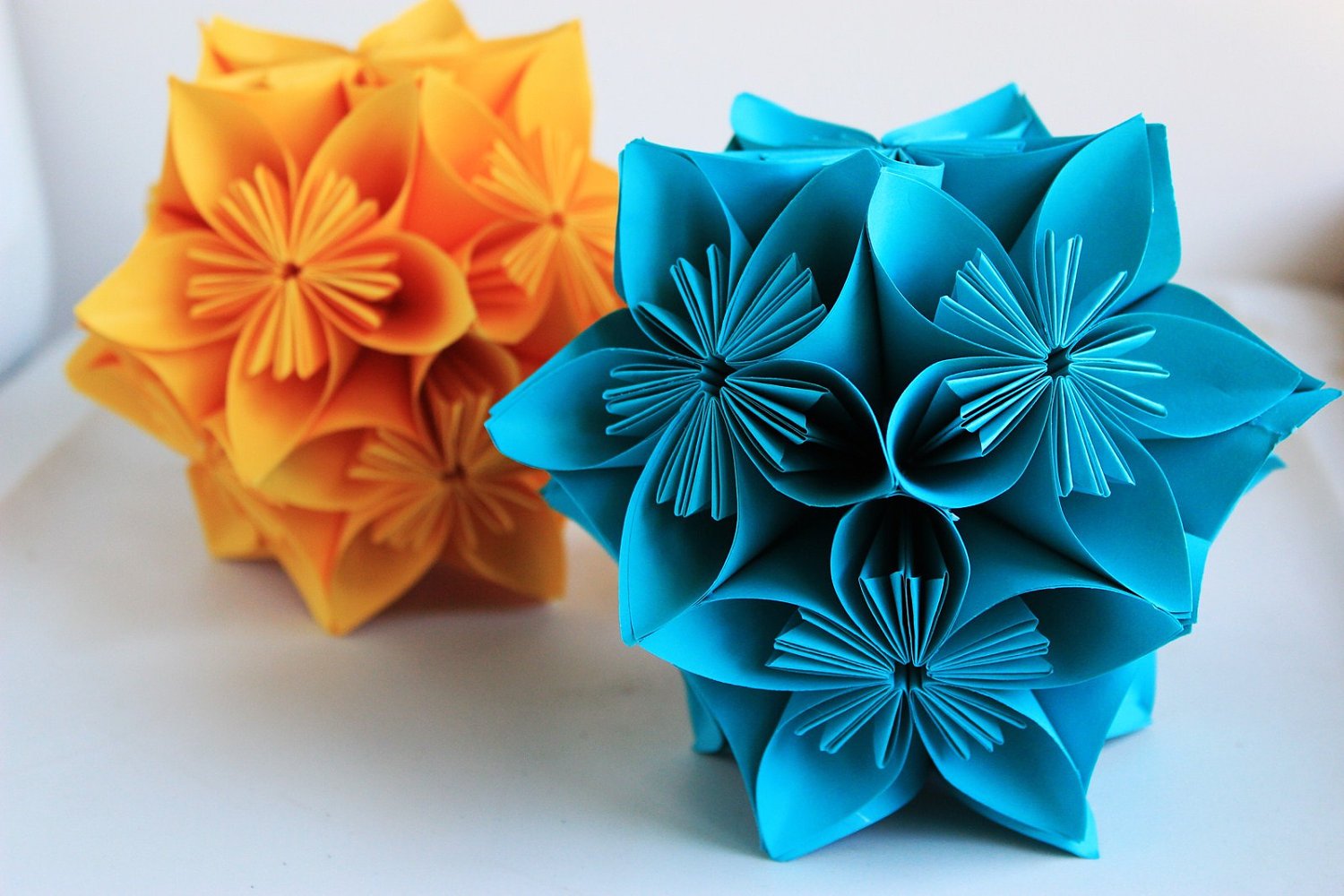 Cómo hacer hermosas flores de origami