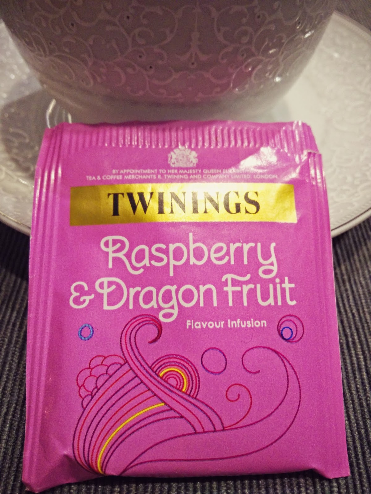 Twinings Raspberry & Dragon Fruit | 50 kubków Earl Greya