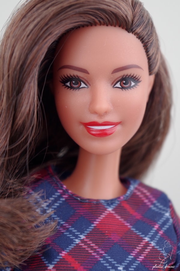 Plastic Dreams Dolls :: Barbie et miniatures: Fashionistas Barbie Doll ...