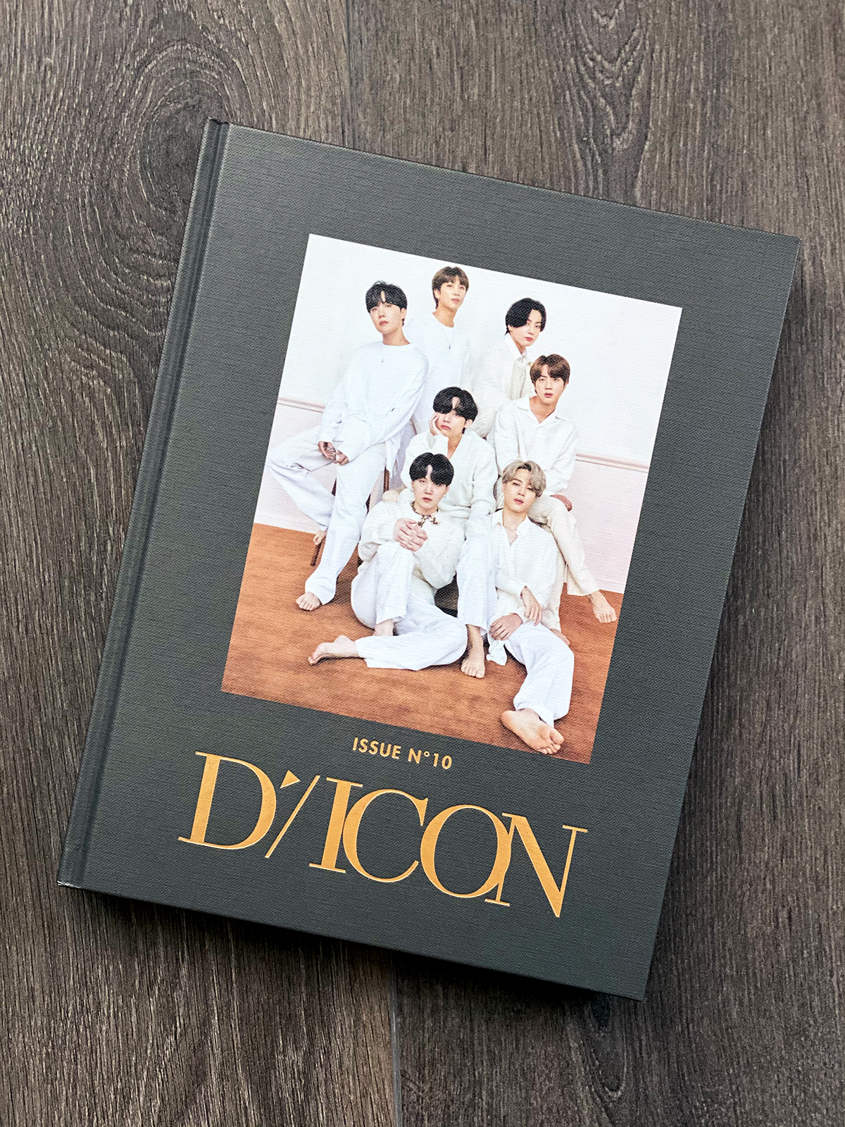 Unboxing: D-ICON Issue No. 10 — BTS Goes On! (BTS Edition) | CIRCUITS ...