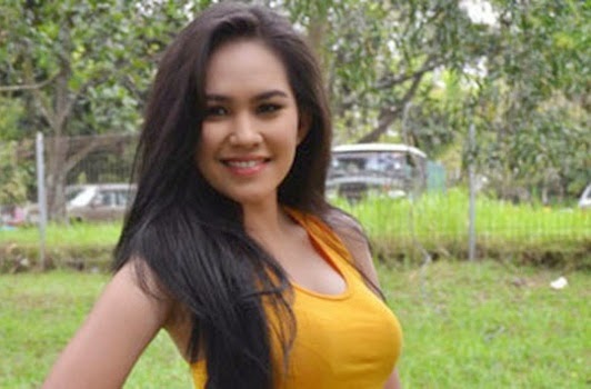 Foto Hot Kartika Putri Bugil Mantap ~ Si Cewek Ngapak Seksi
