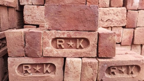 Different types of bricks used in masonry | ईटों के प्रकार और विशेषताएं
