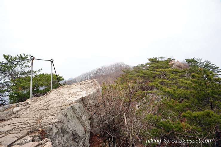 Hiking, Trekking, Local Tour in Korea: Samaksan - Beautiful lake and river
