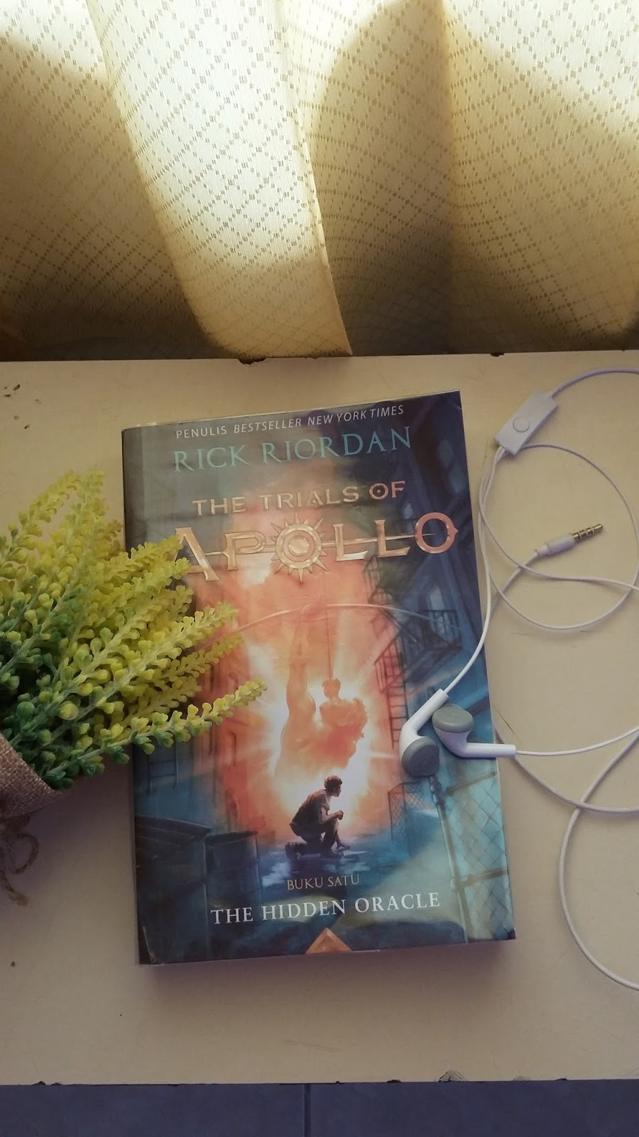 Review Buku The Trials Of Apollo# I, The Hidden Oracle Karya Rick Riordan