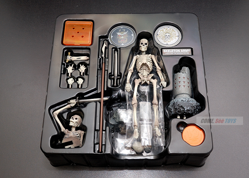 Come, See Toys: Sci-Fi Revoltech 020 Skeleton Army