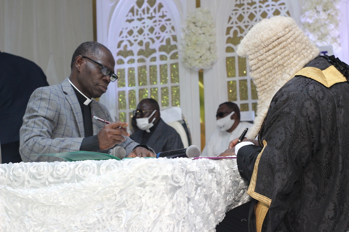 Breaking ! Pastor Samuel Olusegun Oladele formally inaugurated as ...