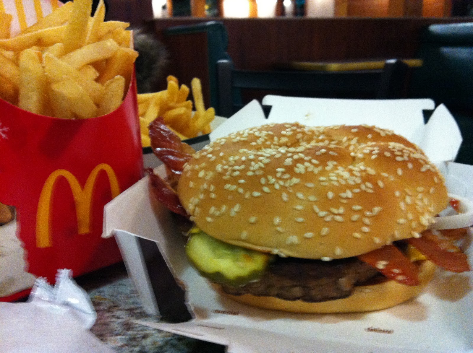 godblessburgers.com: angus bacon and cheese (Mc Donald's) 7★