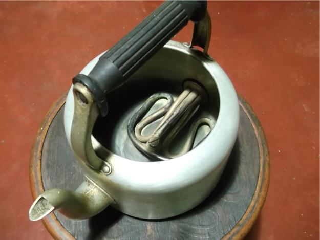 Old Vintage Collectibles (original owner): VINTAGE ELECTRIC KETTLE