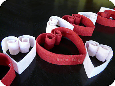 Free Felt Patterns: Free Felt Tutorial > Quilled Felt Hearts
