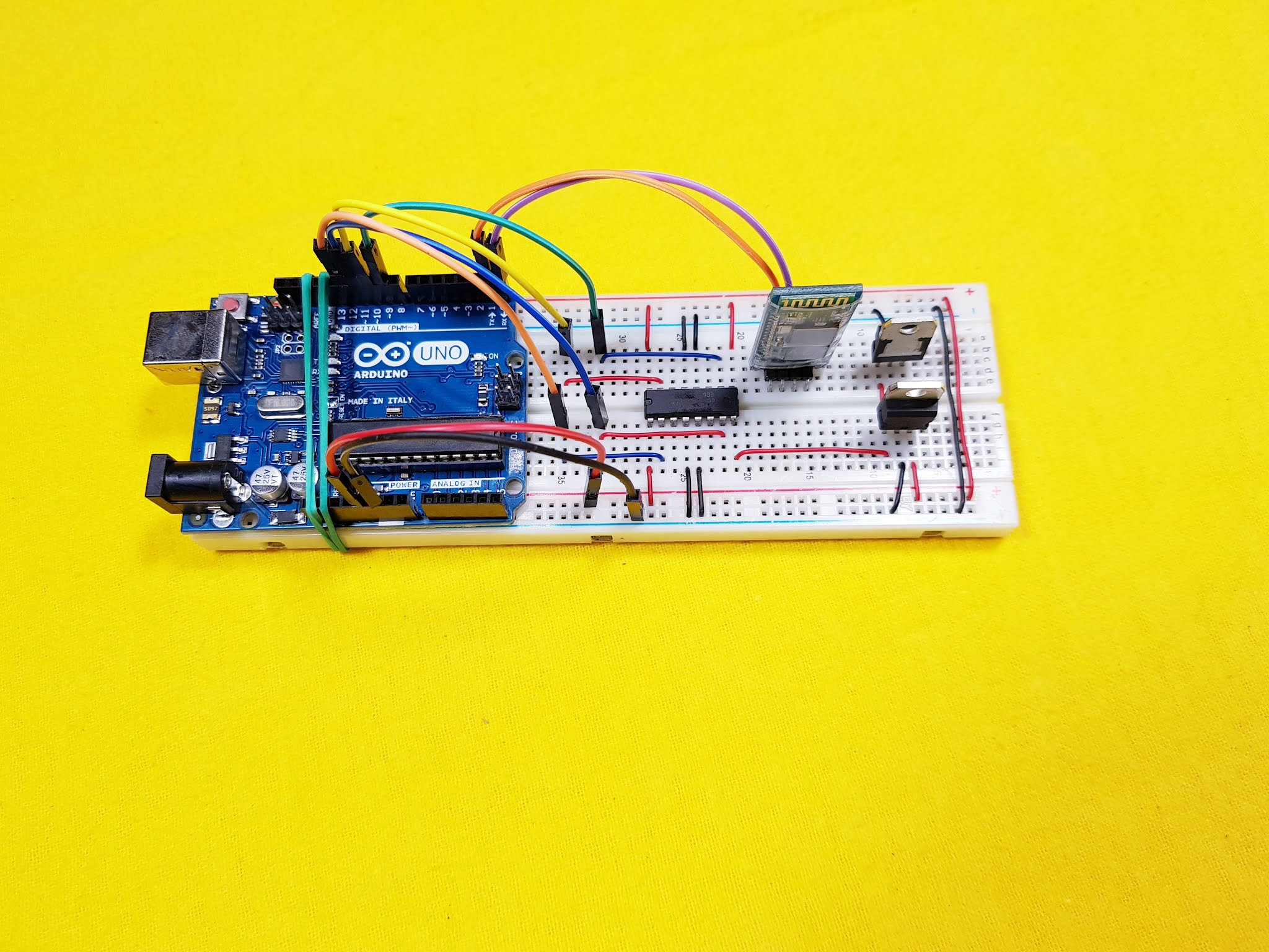 Carrito a control remoto con Arduino / Bluetooth / Android, circuito en ...