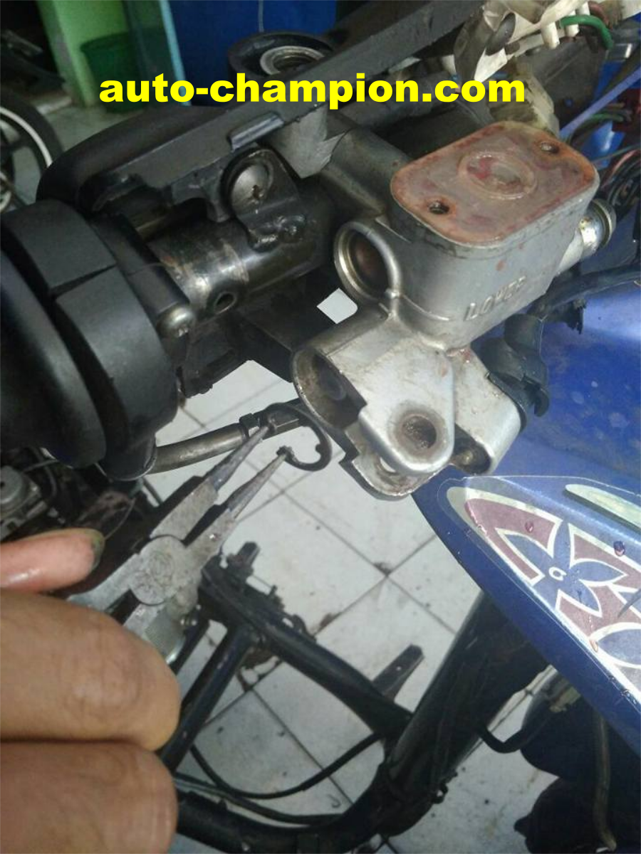 Buang Angin Rem Cakram - Kursus Mekanik Motor