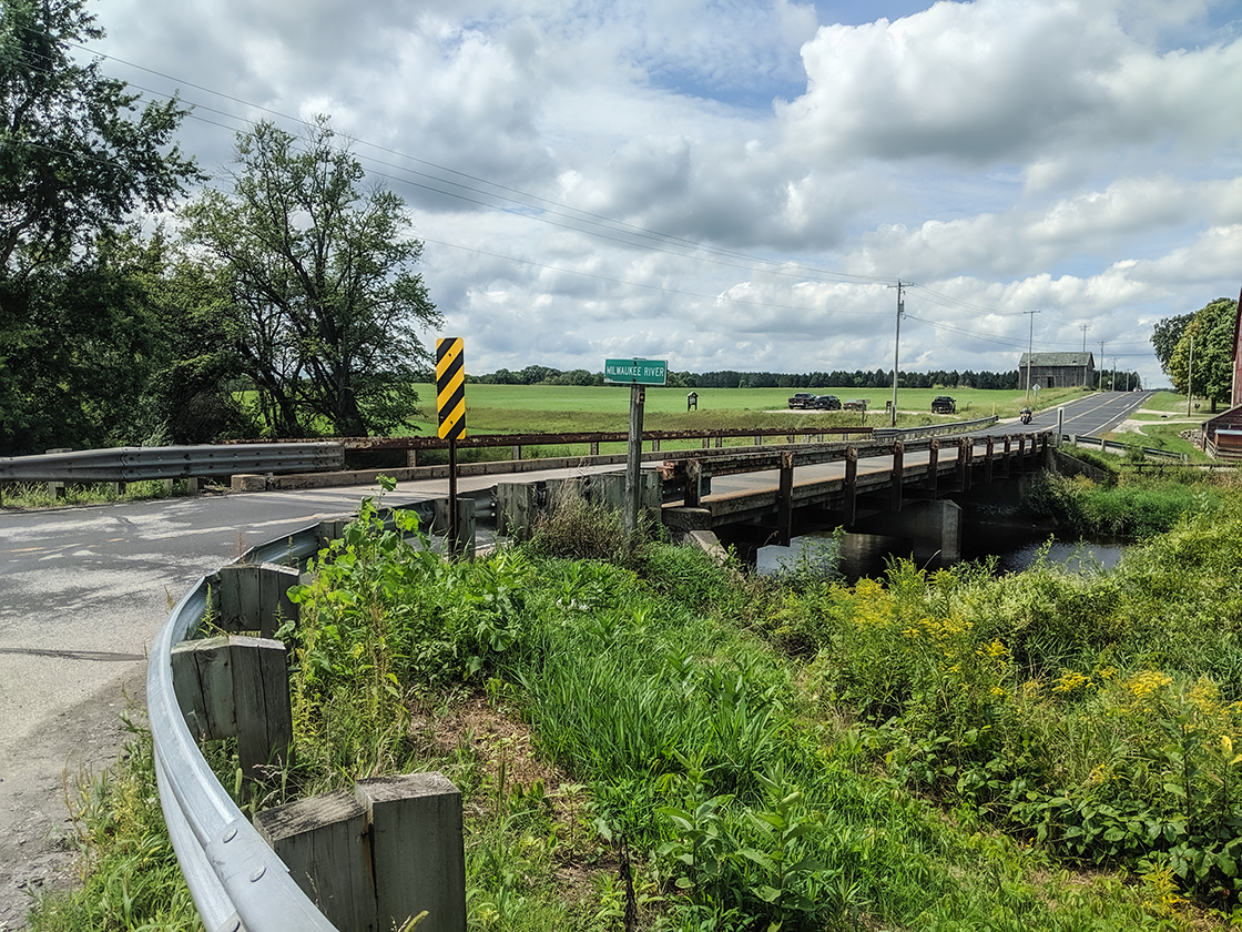 Hiking the Milwaukee River Segment of the Ice Age Trail - Washington County