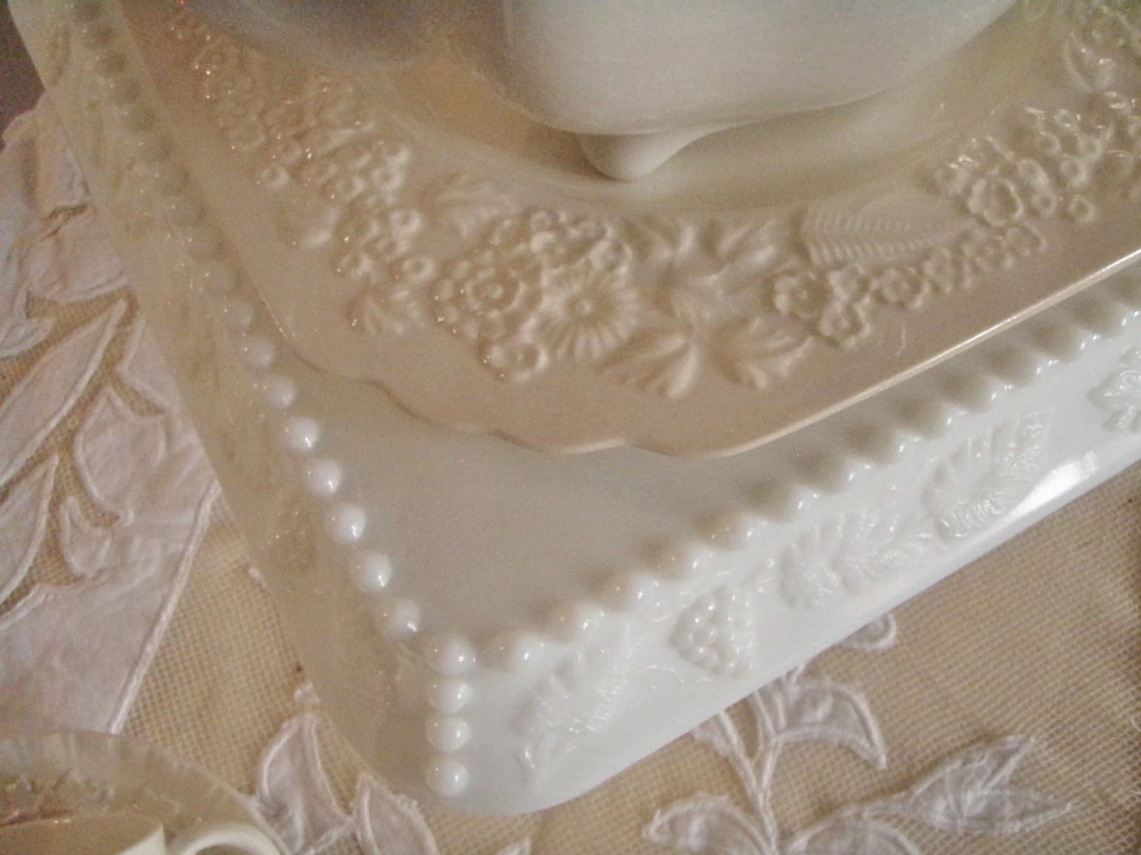 Cabin & Cottage : French Ivory & White