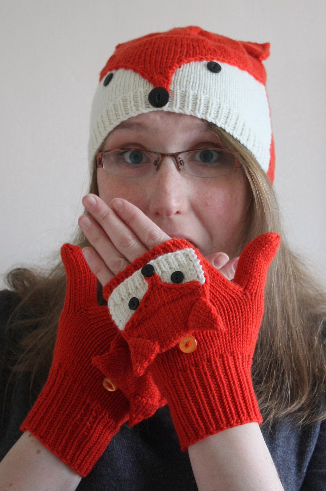 Vikki Bird Designs: New design: Fantastical Fox hat and mitts