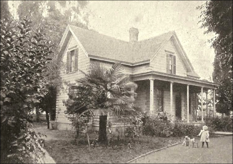 I See by the Papers...: DAVIS HOUSE: NOW WE ARE SIX